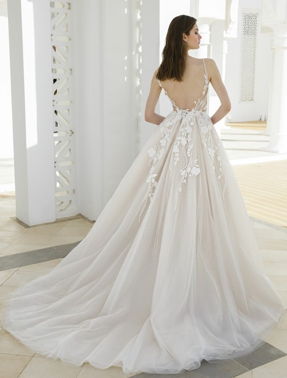 Trouwjurk met Split - Verleidelijke trouwjurken - Weddings